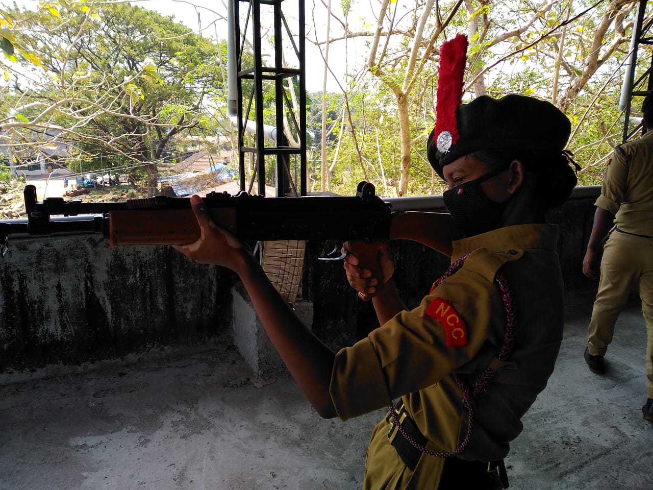 Weapon training – India NCC
