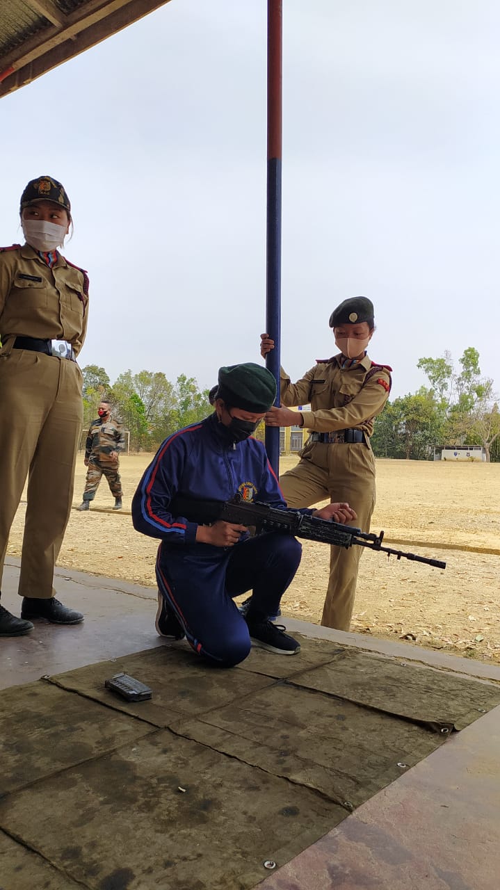 Weapon training – India NCC