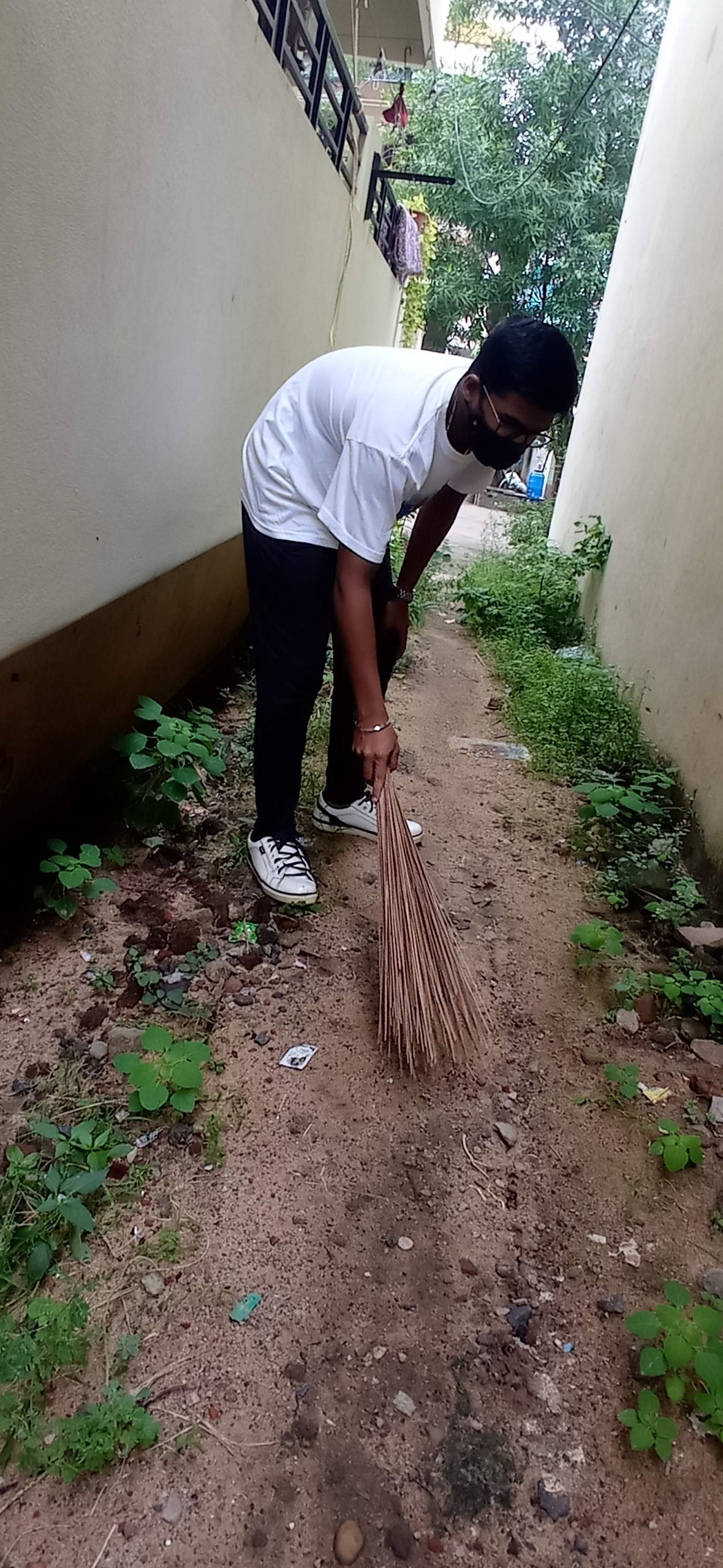 Cleaning of surroundings – India NCC