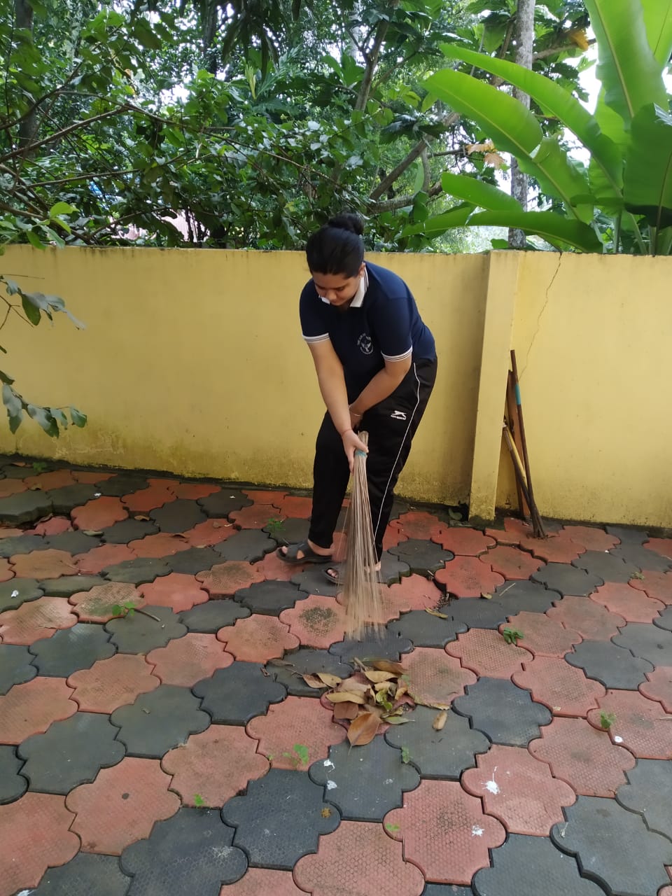 cleaning of the park – India NCC