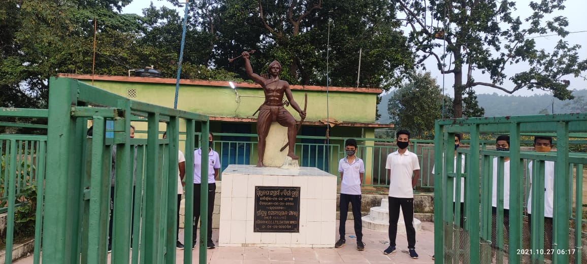 Statue cleaning – India NCC