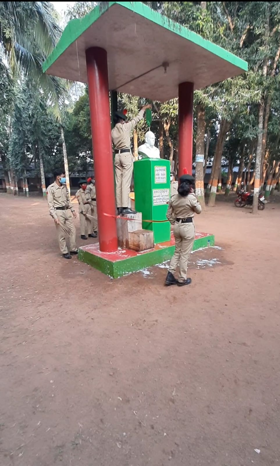 Statue cleaning – India NCC