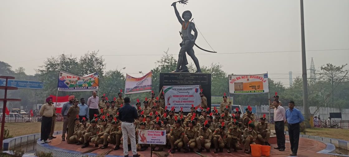 Statue cleaning – India NCC