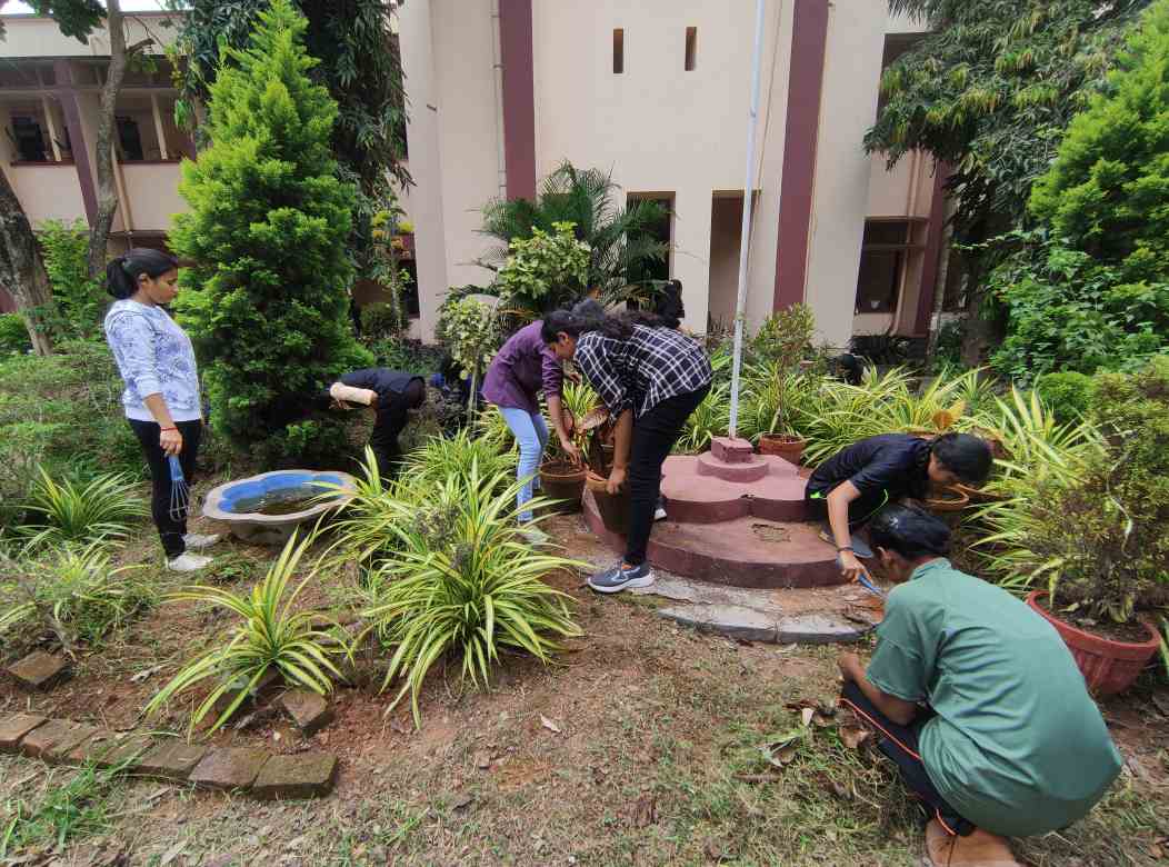 The flag area was cleaned on the occasion of NCC day – India NCC