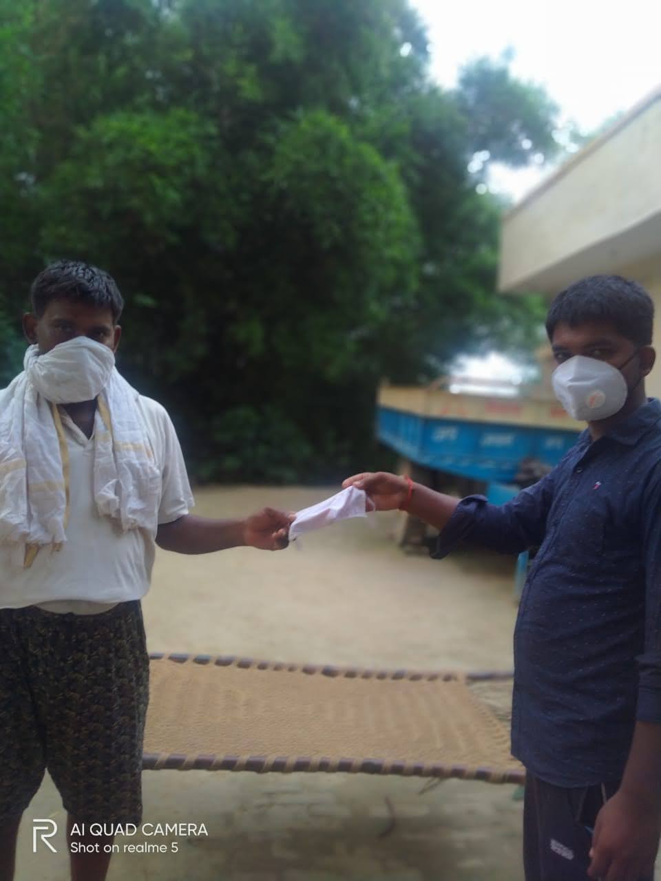 Mask distribution,slogan wiriting - Self4Society