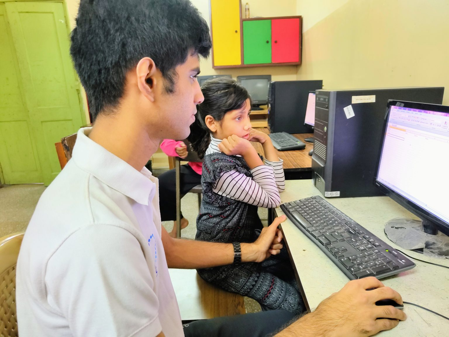 Indian Teacher Shaunak Chakraborty Conducting Free Computer Class ...